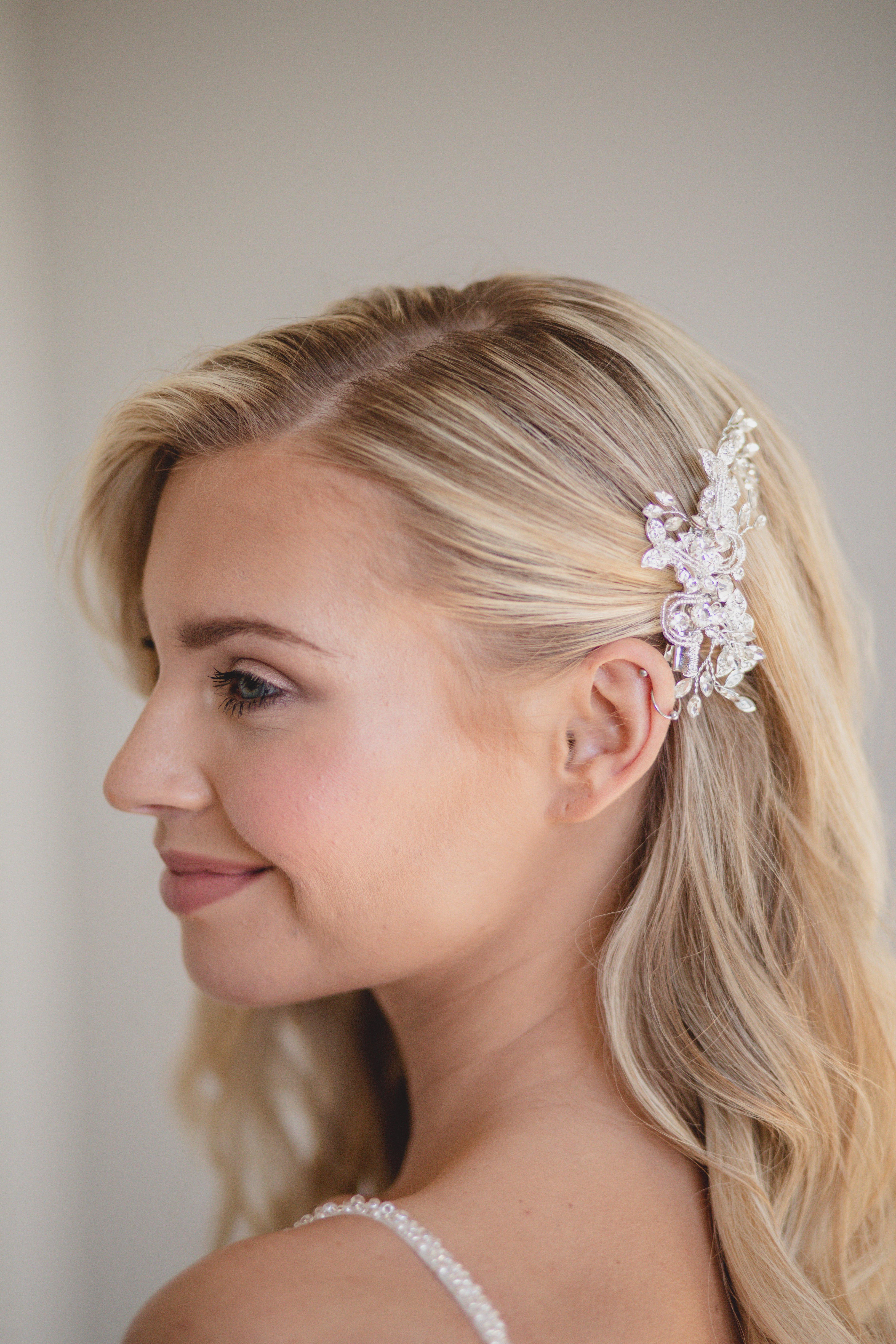 How to pin hair back on the sides store